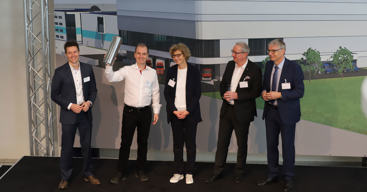 Competec feiert Baustart des Erweiterungsgebäudes - computerworld.ch